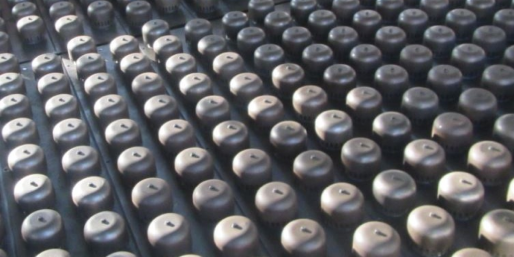 The Role of Bubble Cap Trays in Distillation Columns